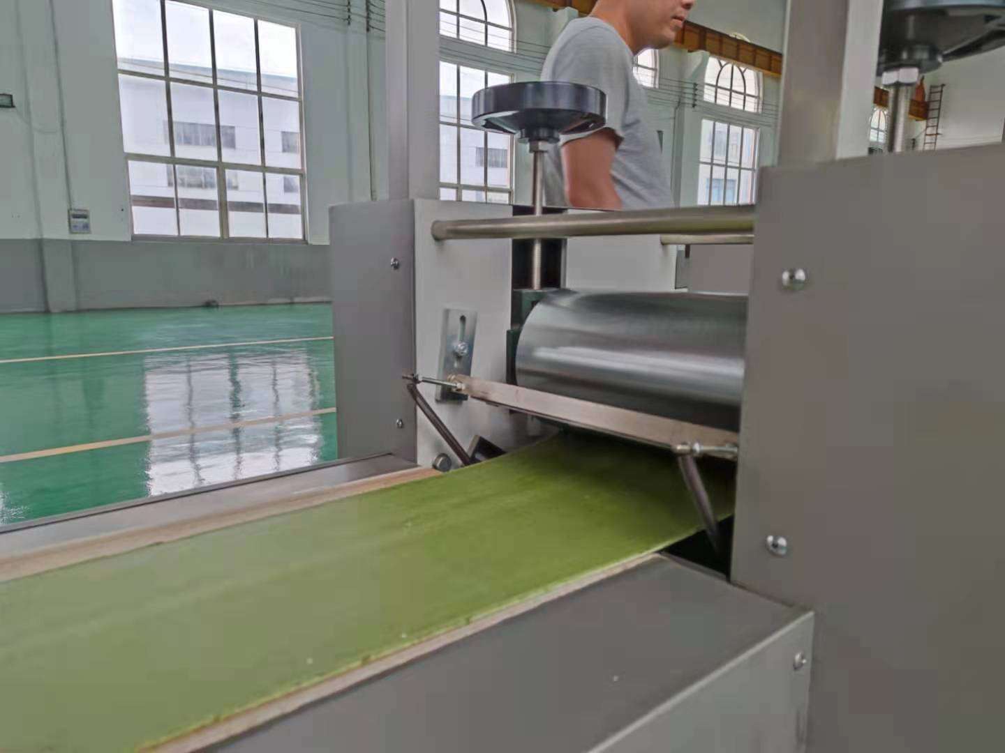 Mini-auto biscuit production line - QHBake Candy Machine
